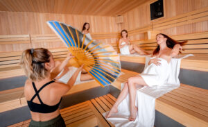Sauna Aufguss – Wirkung, Anleitung & Rezepte zum Selbermachen